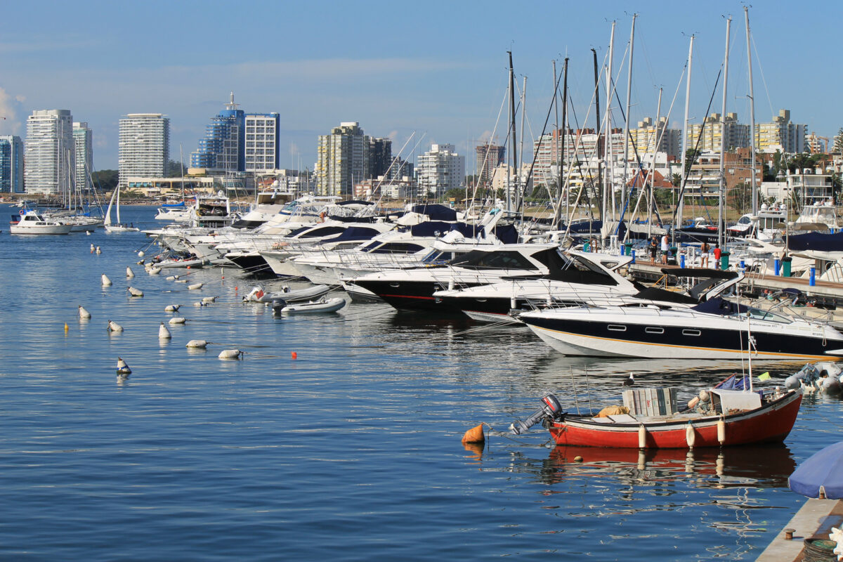 ᐈ AMARRAS 100% Y LISTA DE ESPERA EN EL PUERTO DE YATES DE PUNTA DEL ESTE