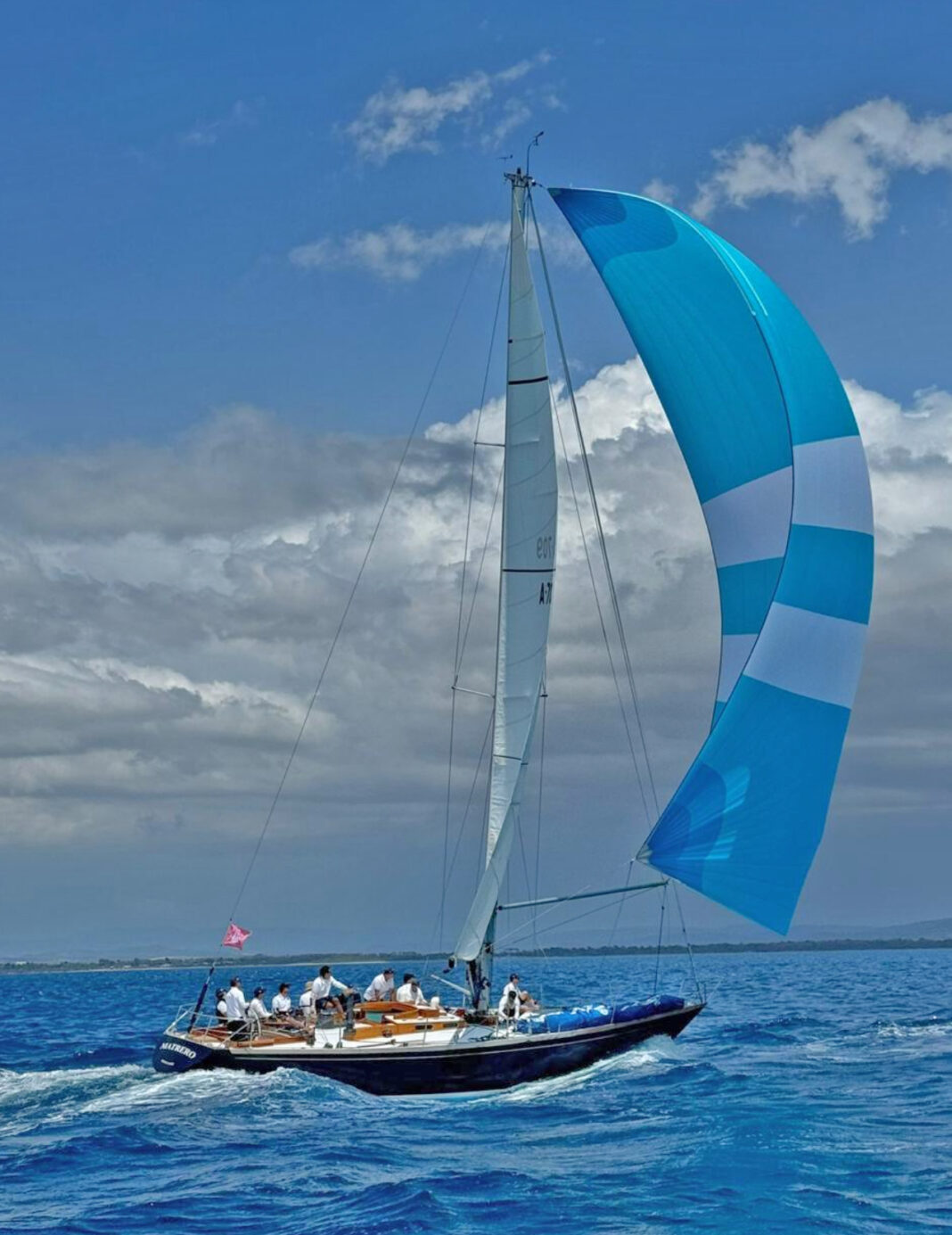 ᐈ EL VELERO ARGENTINO "MATRERO" SE JUEGA EN TRES REGATAS DE LA COSTA AZUL
